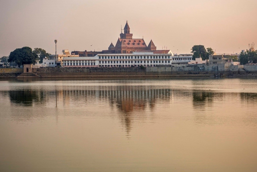 Best Tourist Places to Visit in Bhuj | Veena World