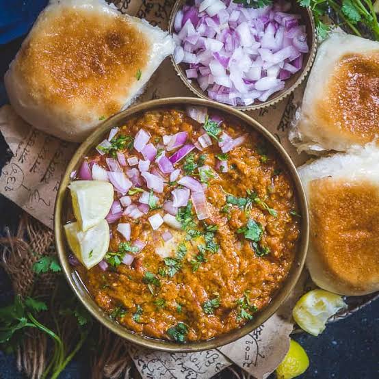10 Delicious Maharashtrian Dishes that You Must Try | Veena World