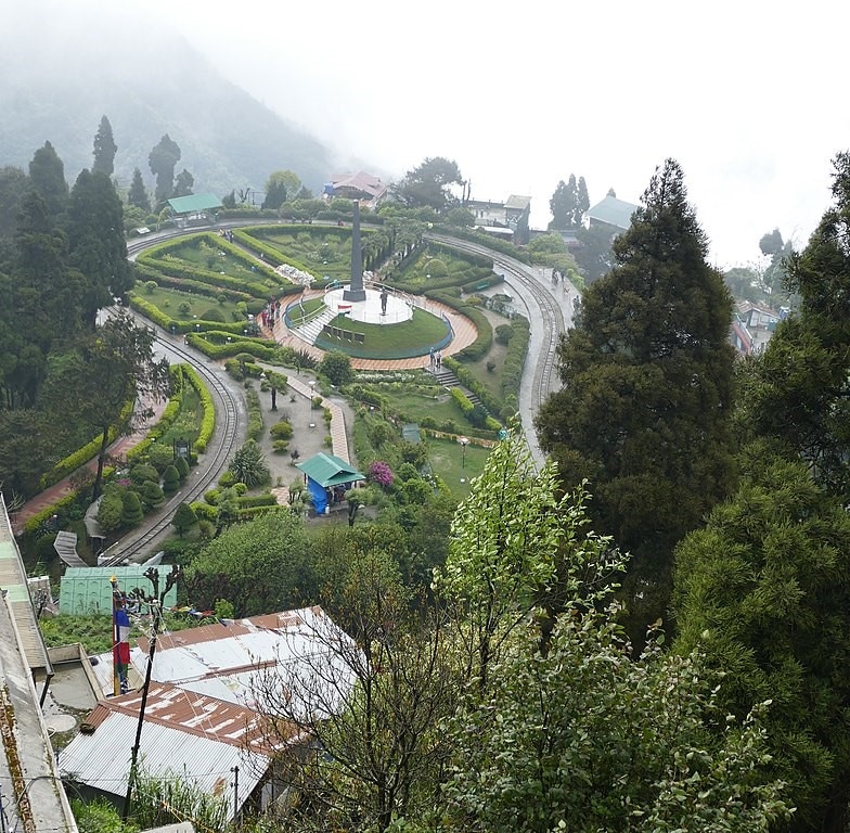 12 Places to Visit in Darjeeling to Explore the Himalayas | Veena World