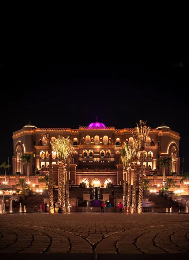 Emirates Palace Abu Dhabi: Location, Cost & Architecture | Veena World