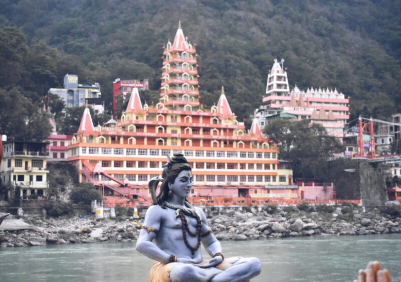 10 Best Riverside Resorts to Stay in Rishikesh | Veena World