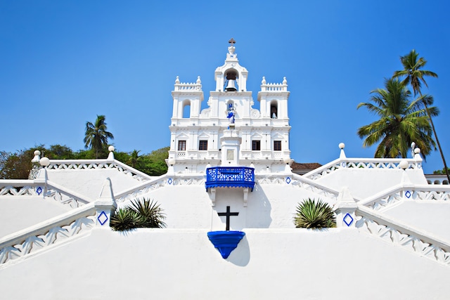 8 Must-Visit Famous Churches of India | Veena World